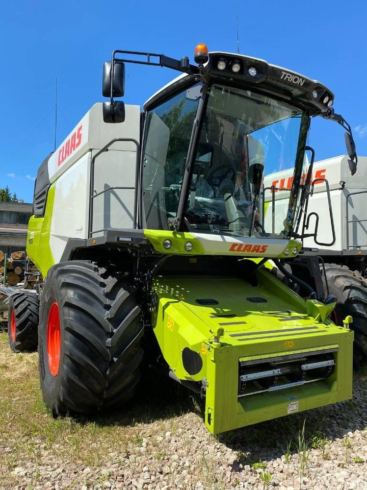 Новый Зерноуборочный комбайн Claas TRION 720 на продажу, ID: 9540484