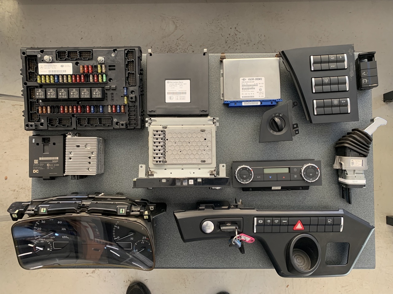 Продажа Электрической системы ELECTRONIC CONTROL UNITS ACTROS MP4 на ...